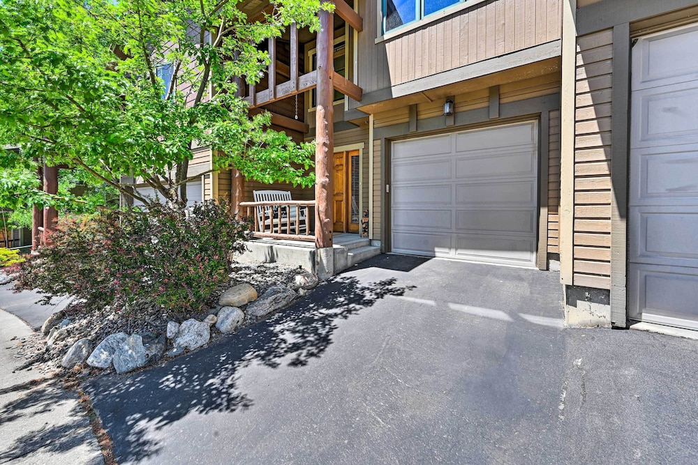 Gorgeous Steamboat Townhome: Shuttle To Ski Resort - Steamboat Springs, CO