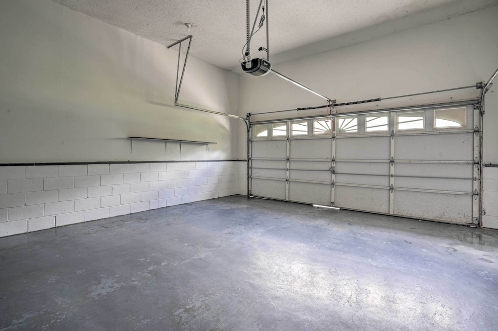 Pet-friendly Suburban Escape W/ Deck & Grill! - Charleston, SC