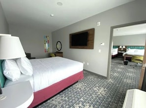 Suite, várias camas (2 Rooms) | Wi-fi grátis