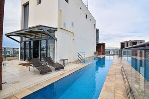 Piscina exterior, da(s) 8:00 à(s) 22:00, espreguiçadeiras 