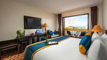 Quarto Duplo ou Twin Premium (With River View and Balcony) | Minibar, cofre no quarto, secretária, cortinas/cortinados opacos