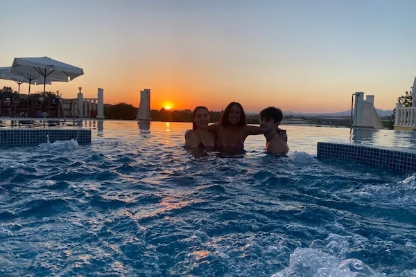 Piscina exterior sazonal