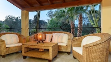 Villa Clássica | Terraço/pátio interior