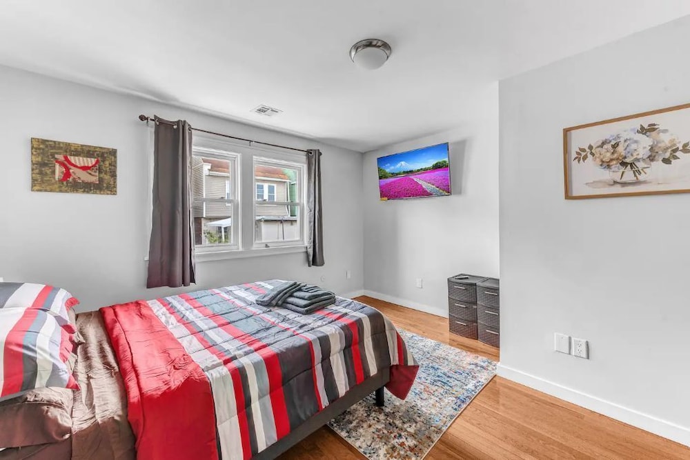 Charming 3bhk - 15 Mins Bus Ride To Time Sq., Nyc - Manhattan, NY