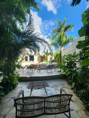 2 piscinas exteriores 