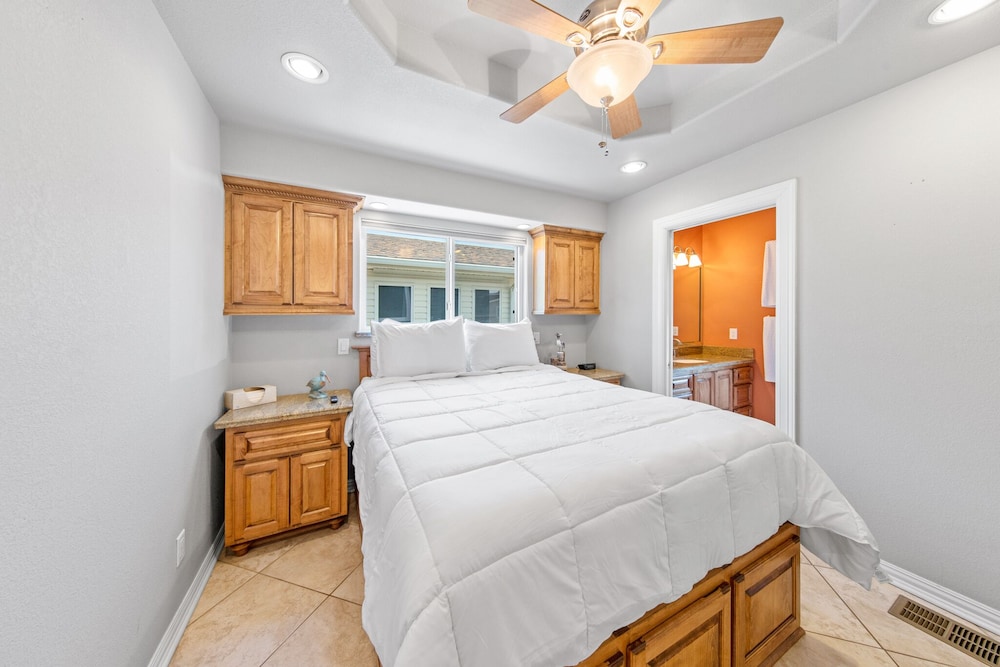 Available For Spring! Best View Of 4th On The Green! #564 - South Padre Island