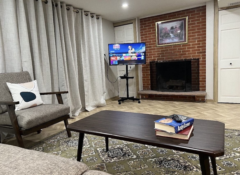 Gorgeous Private Studio In Heart Of Kettering - Dayton, OH