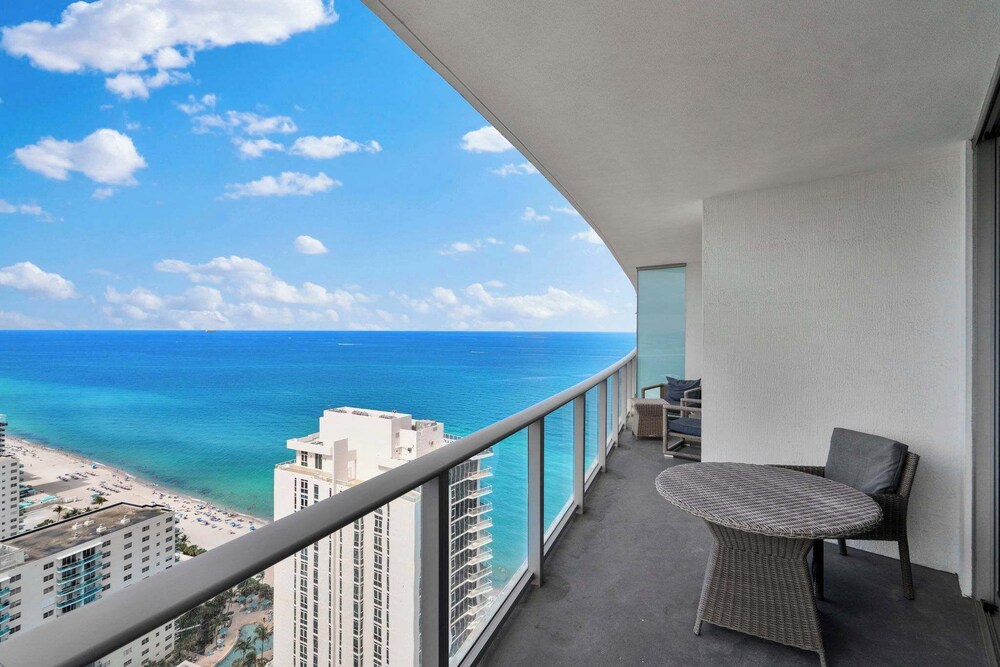 Steps from Hollywood Beach – Luxury Coastal Escape - Hallandale Beach ...