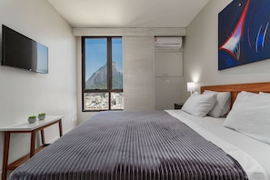 Apartamento | 2 quartos, cofres nos quartos, Wi-Fi de cortesia, roupa de cama