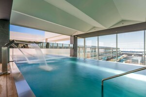 Sala(s) para tratamentos a casais, massagens 