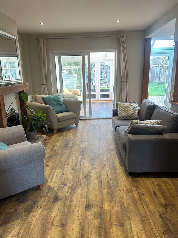 Beautiful Home In Birdham, Minutes To The Beach - 奇切斯特