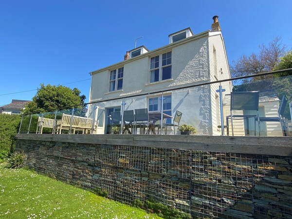 Westray House, Pet Friendly, Country Holiday Cottage In Polzeath - Padstow