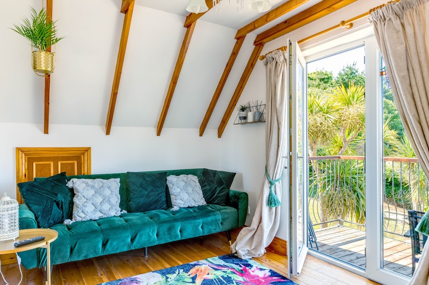 Baywatch Sands, Pet Friendly, Country Holiday Cottage In Polzeath - Padstow