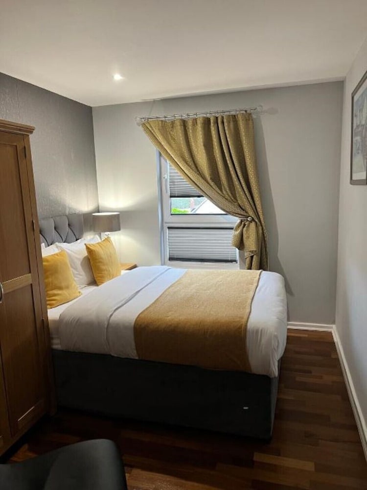 Cockledora Luxury Beach View Ground Floor - Llanelli