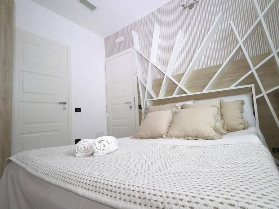 Quarto casal empresarial de uso individual | Escrivaninha, espaço de trabalho para notebook, Wi-Fi de cortesia