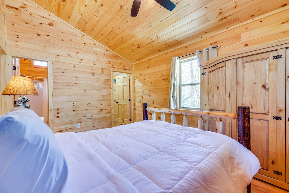 Stunning Murphy Cabin - 5 Mi to Cherokee Lake! - Cherokee County | Vrbo