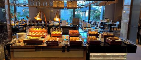 Café da manhã com buffet todos os dias (CNY 100 por pessoa)