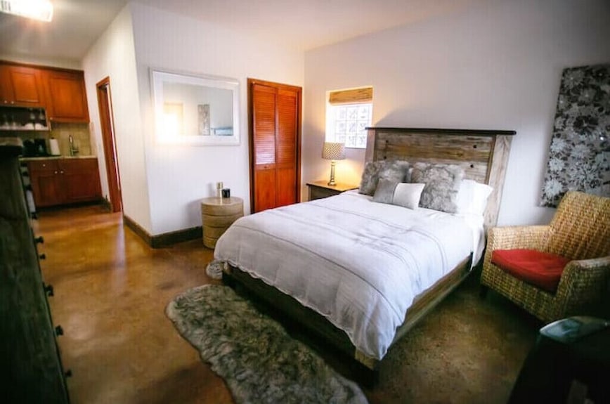 Casita Vino - Dog-friendly Vineyard Retreat & Stay - Escondido, CA
