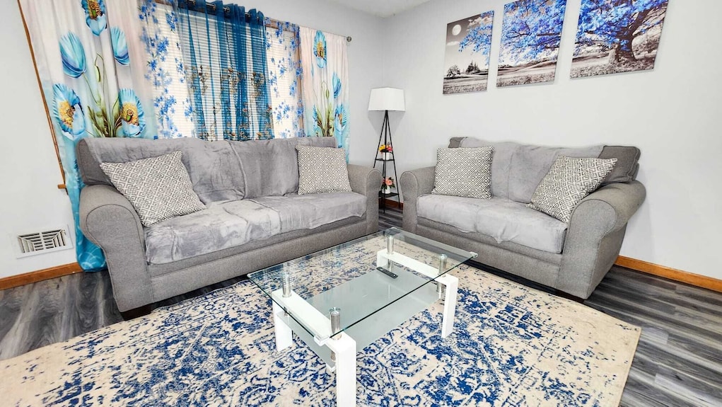 Spacious 3bd Luxury Stay - 루이빌