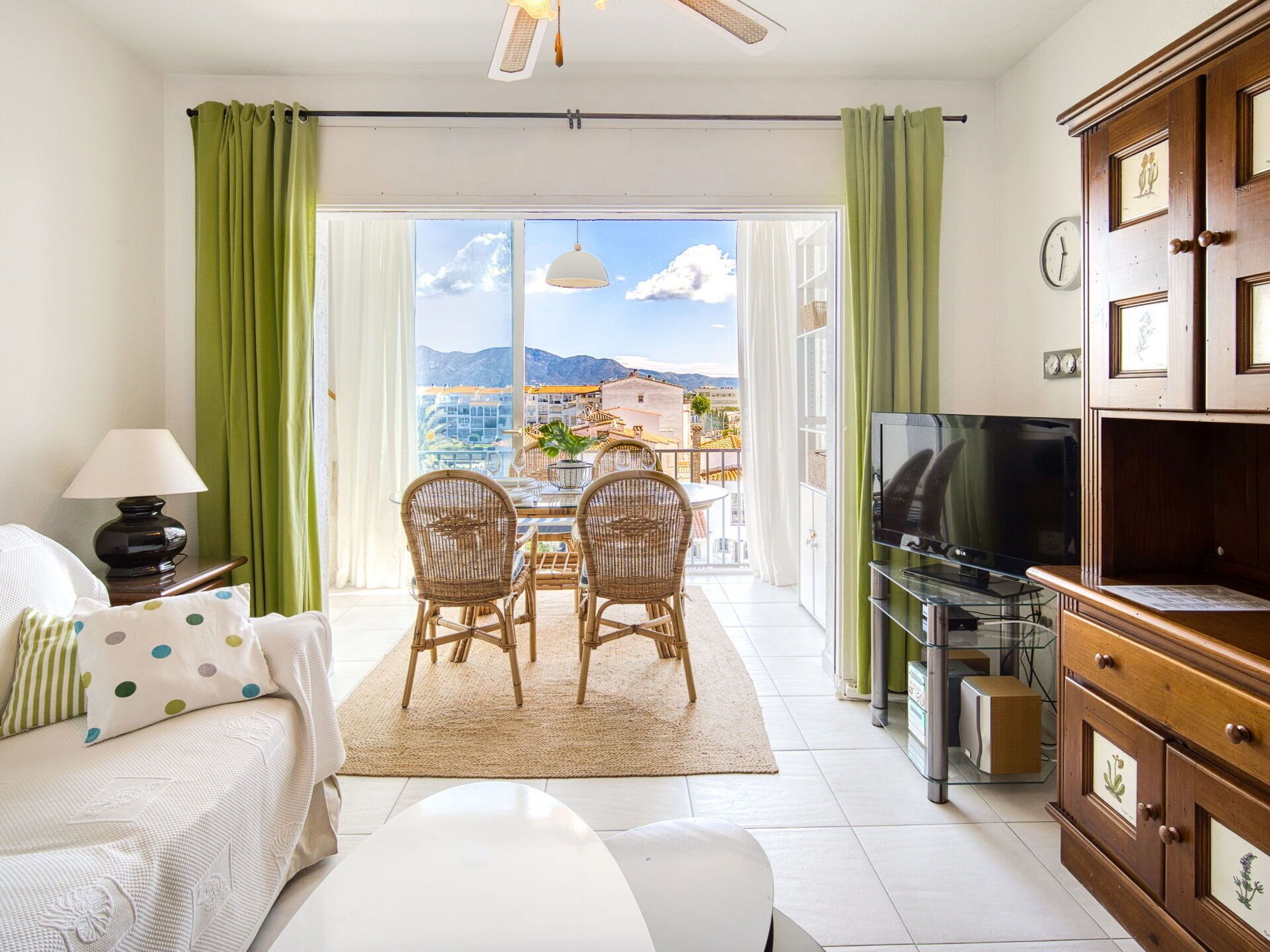 Bonito Apartamento Para 4 Personas Con Wifi, A/c, Piscina, Tv Y Terraza - Ampuriabrava