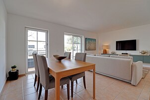 Apartamento, 1 quarto, cozinha | Refeições no quarto