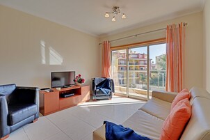 Apartamento, 1 quarto, acesso à piscina | Sala