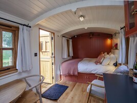 1 quarto, individualmente decorados, individualmente mobiliados