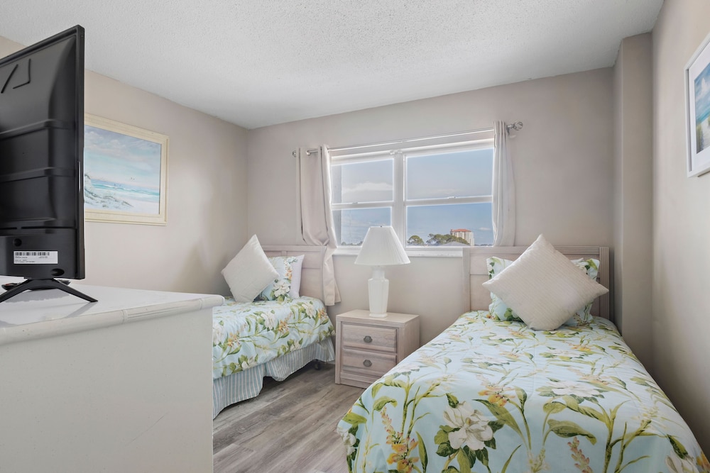 El Matador142 By Alicia Hollis Rentals Open Jul 5 - Mary Esther, FL