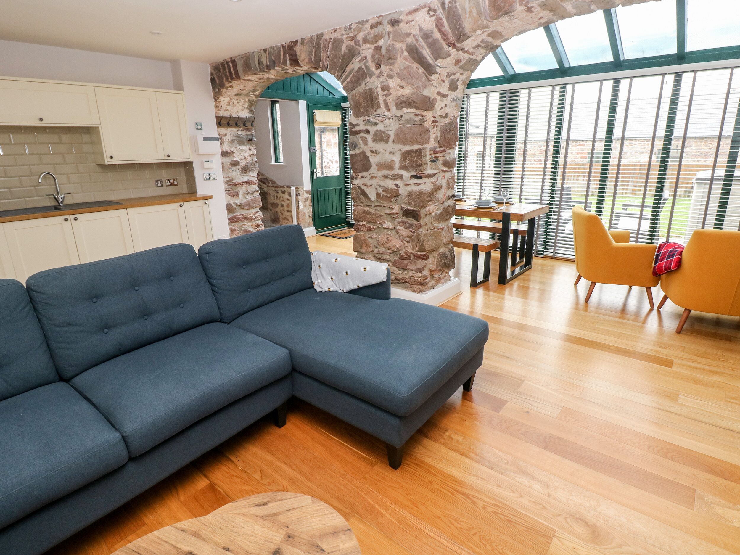 Skomer Cottage, Pet Friendly, With A Garden In Milford Haven - Haverfordwest