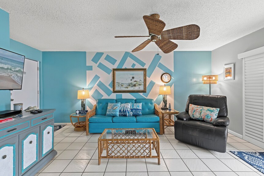 Couple's Retreat! Ground-floor Getaway Just Steps From No-drive Beach And Pool. - New Smyrna Beach, FL