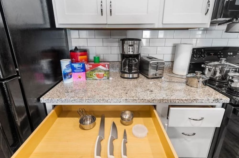 Chic 2 Bd/2 Ba Condo: Serene Escape In Melbourne - Melbourne, FL