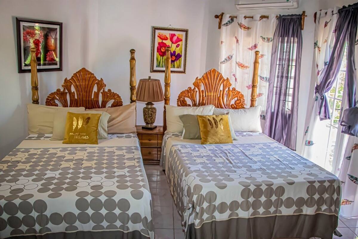 Quarto Duplo ou Twin Comfort | Ferro/tábua de engomar, Wi-fi grátis