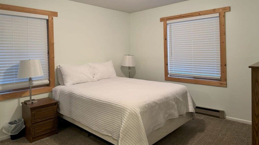 The Point On Gull Lake – Unit 1: 1br Lakeside Retreat W/ Patio & Dock Access - Brainerd, MN