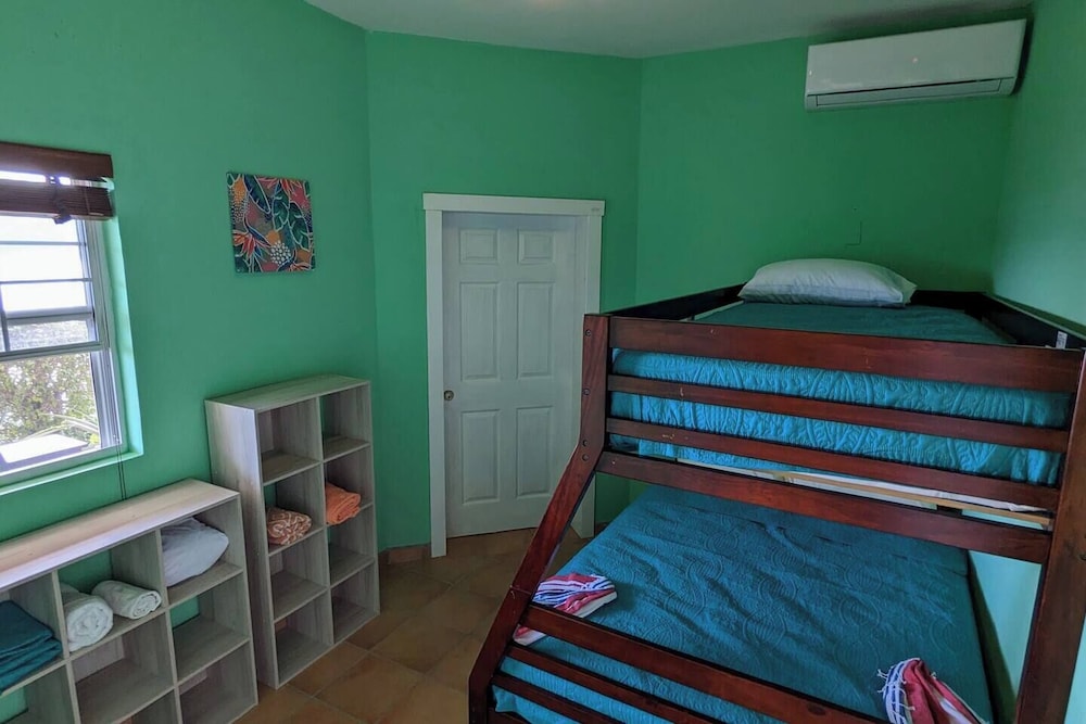 El Palacio Rosa on Blue Lagoon 2Br Beachfront - Punta Caribe | Vrbo