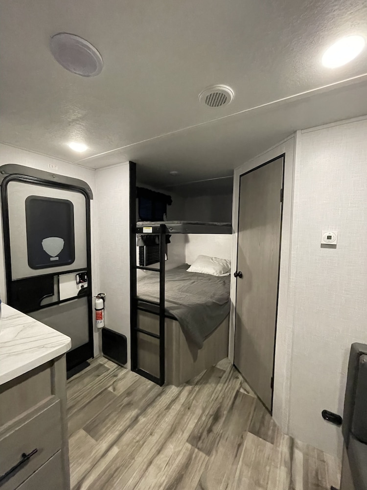 Brand New 36’ Coleman Rv - Seward, AK