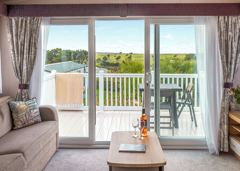 3 Bedroom Accommodation In Holywell Bay - Perranporth