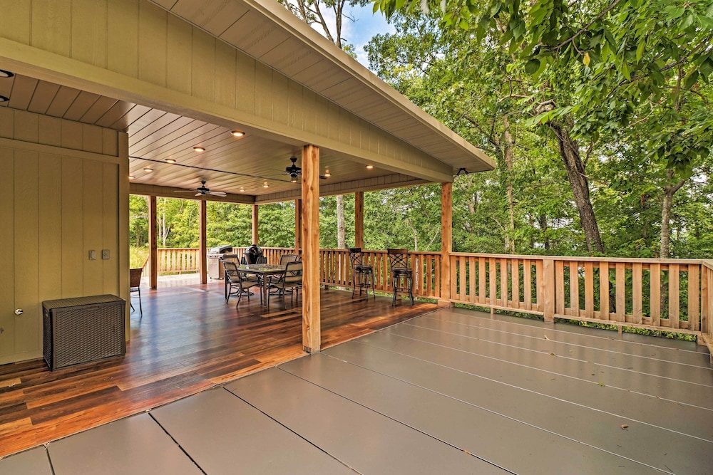 Dtwn Bull Shoals Condo: 1 Mi To Lake Access! - Bull Shoals, AR