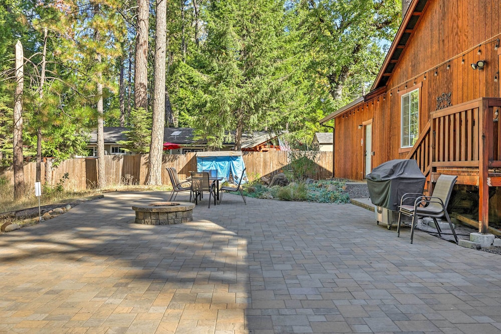 Near Hikes: Arnold Cabin W/ Ev Charger & Fire Pit - Murphys, CA