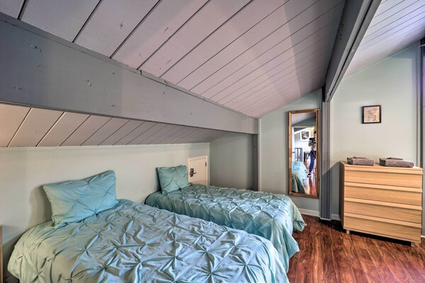 Cozy Condo: Walk To Resort, 9 Mi To Sugar Mountain - Beech Mountain, NC