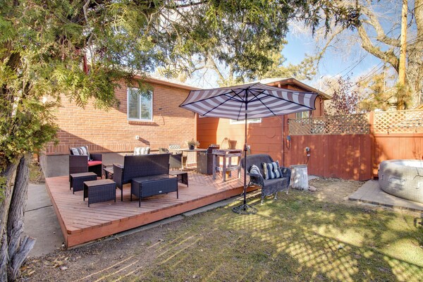 Hot Tub + Walk To Midtown! Reno Retreat - Sparks, NV