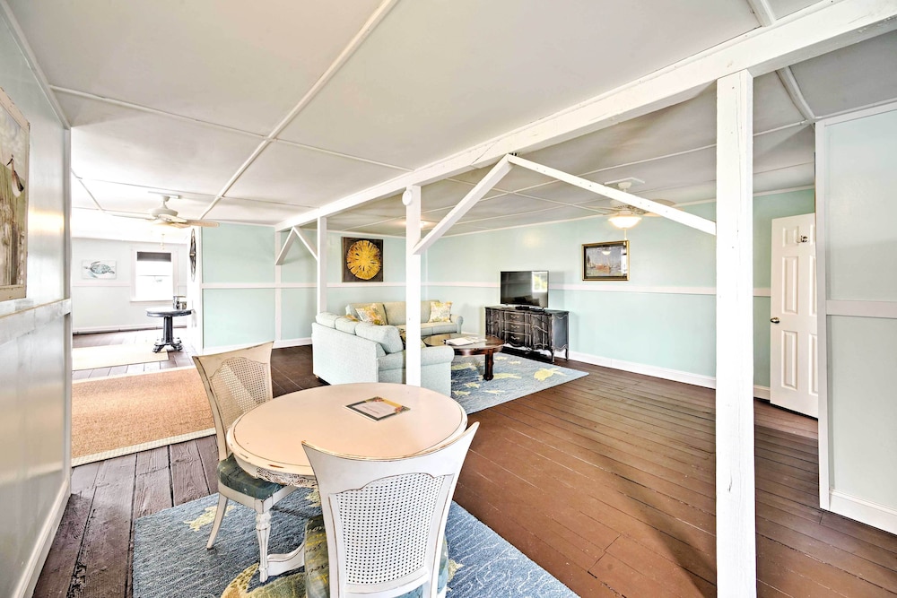 Historic Swansboro Studio W/ Intracoastal View! - Swansboro, NC