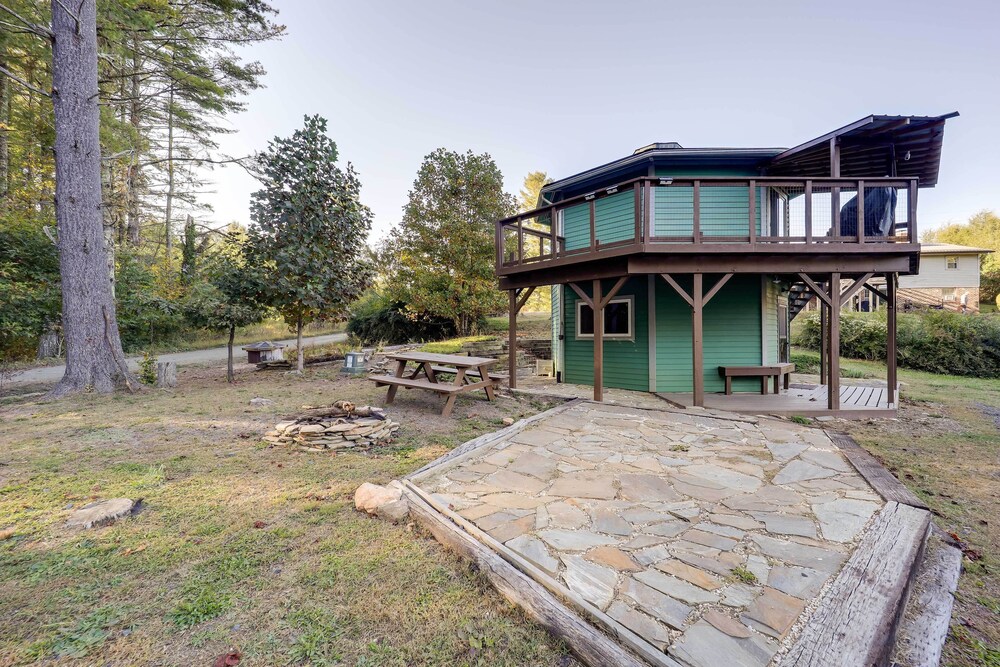 Unique West Jefferson Home W/ Fire Pit & Grill! - West Jefferson, NC