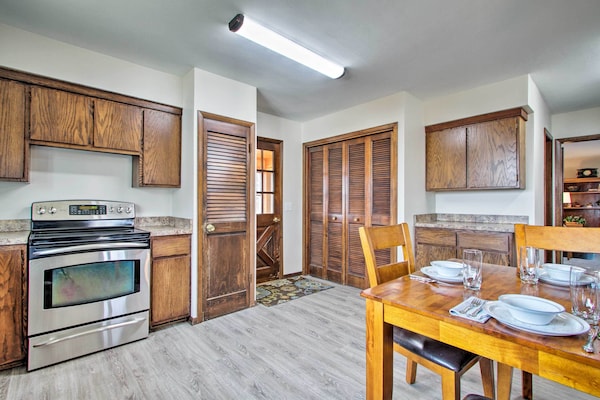 Wisconsin River Valley Farmhouse: Fire Pit & View - Portage, WI