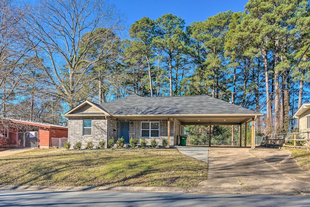 Family Home ~ 5 Mi To Downtown Little Rock! - Little Rock, AR