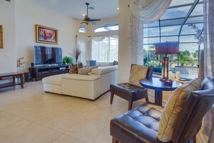 Villa (6 Bedrooms) | Interior