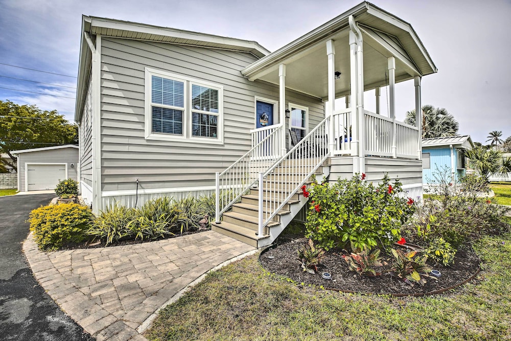 Fort Myers Home Near Sanibel Island Causeway - Fort Myers, FL