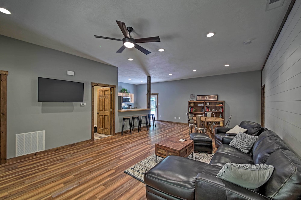 Camp Monroe In Bloomington W/ Deck & Views! - Brown County, IN