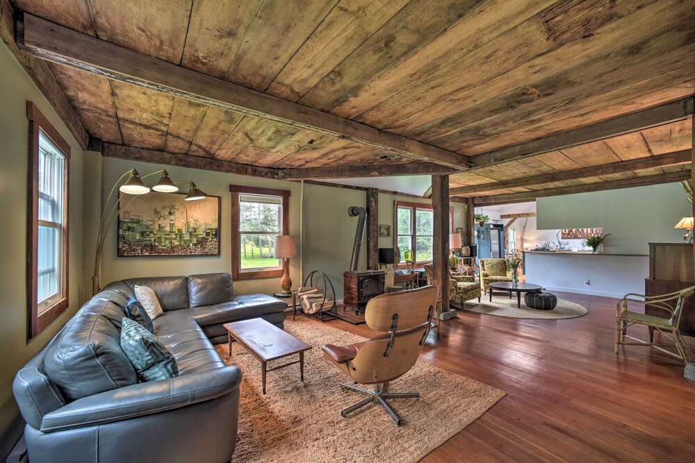 Renovated Catskills Farmhouse W/ Game Room! - Oneonta, NY