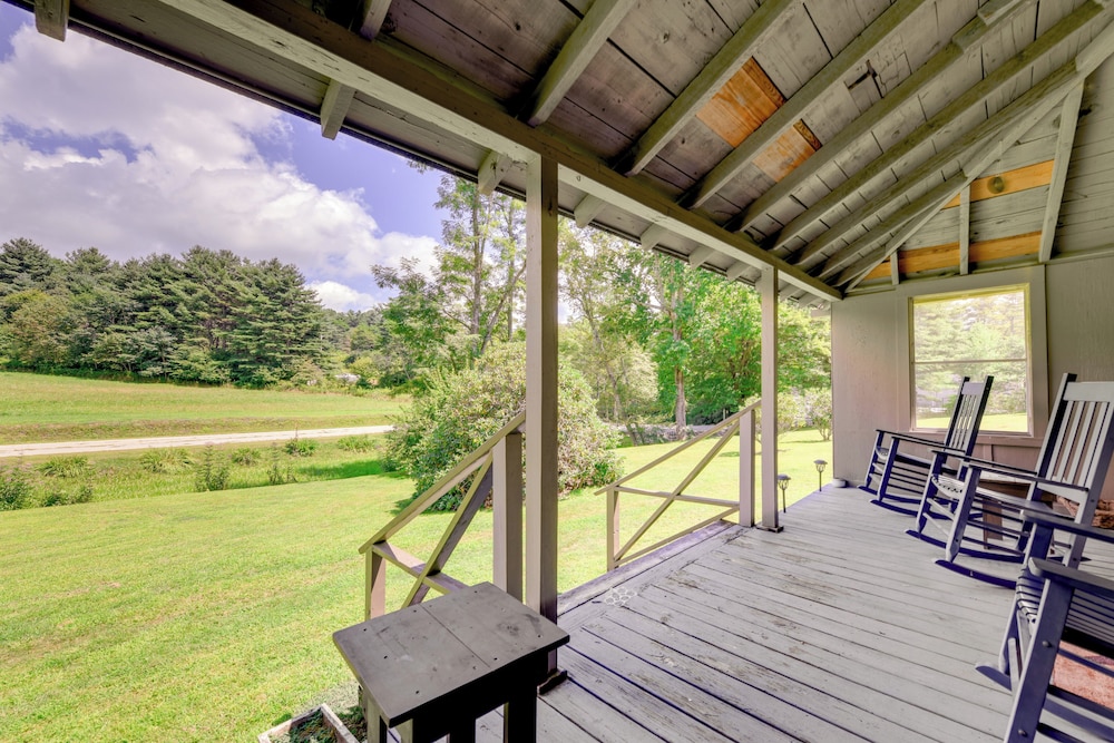 2 Mi To Ski Sapphire: Pet-friendly Cashiers Cabin - Cashiers, NC