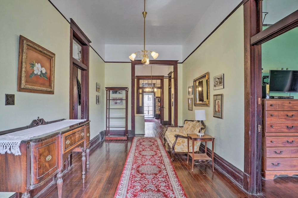 Pet-friendly Shreveport Home ~ 1 Mile To Downtown! - Louisiana